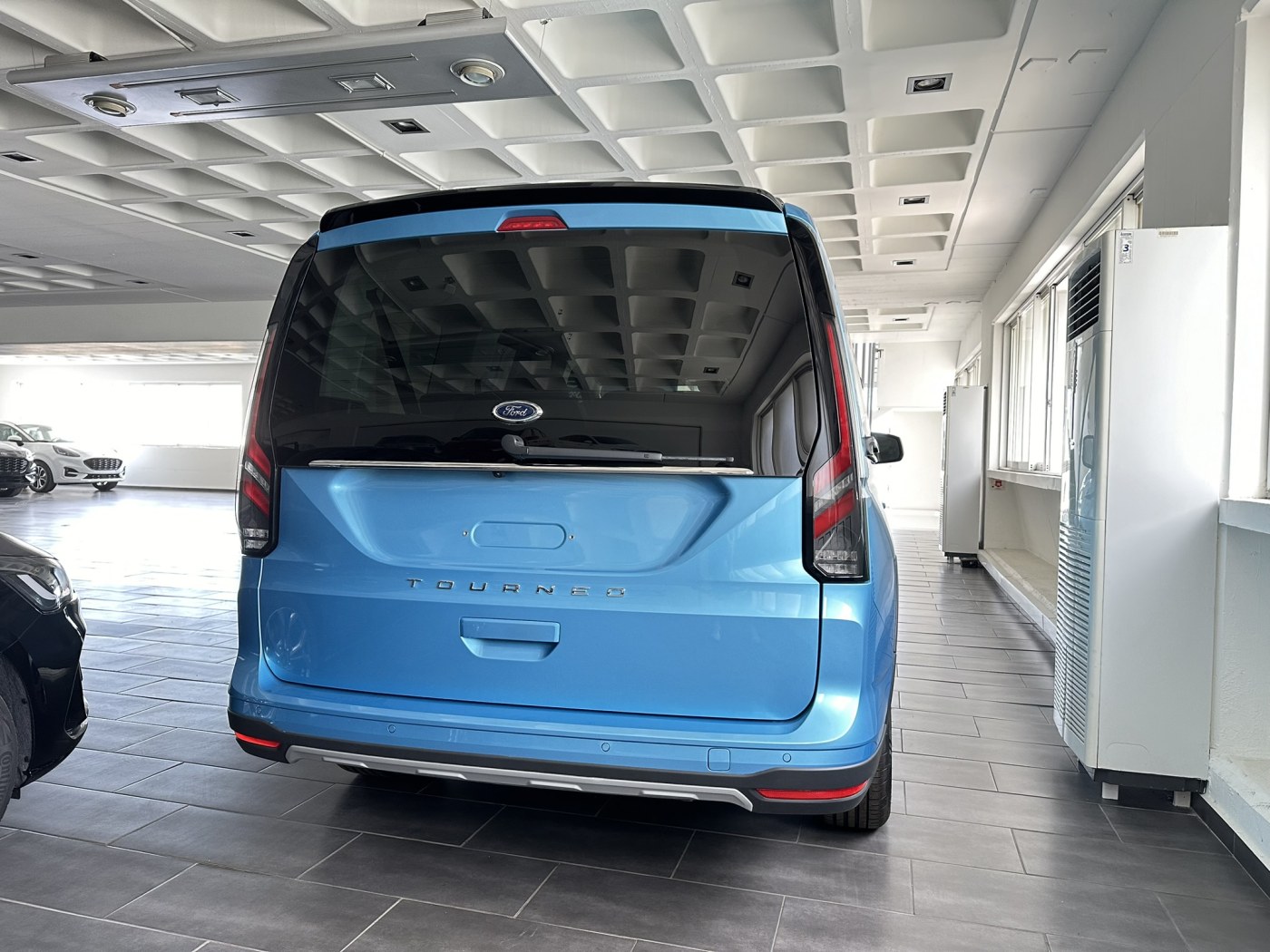 Roof Spoiler Tailgate Ford Tourneo Connect Mk3 (2022-) / Volkswagen ...