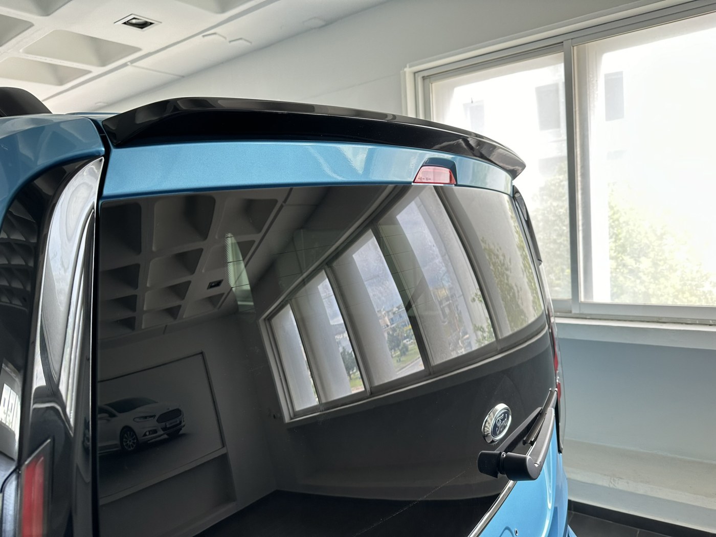 Roof Spoiler Tailgate Ford Tourneo Connect Mk3 (2022-) / Volkswagen ...