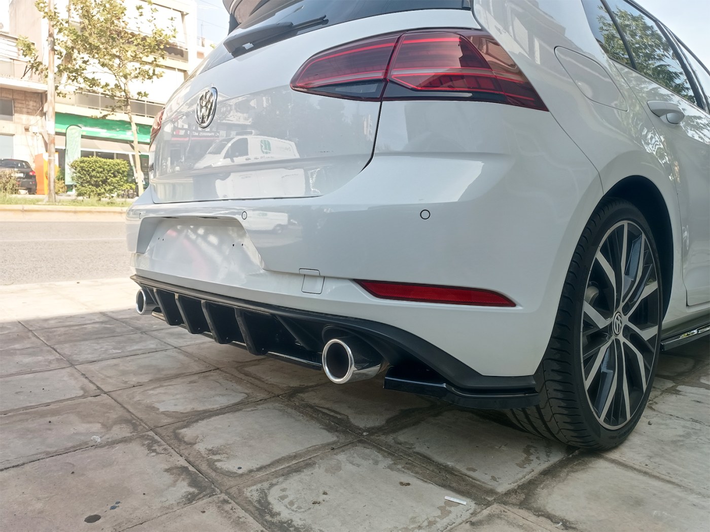 Rear Diffuser Volkswagen Golf Mk7 Facelift GTI | Motordrome Design