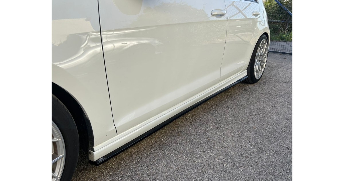 Side Skirts Extensions VW Golf Mk7 R / R-Line | Motordrome Design